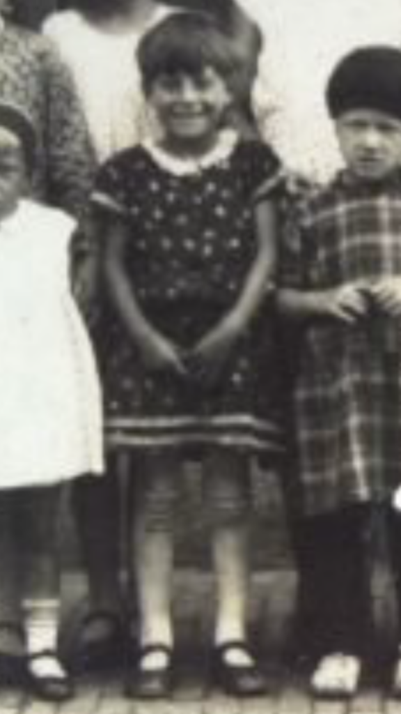 Een monument voor Elsie Smit. 7 mei 1943, vermoord in Sobibor - De Orkaan