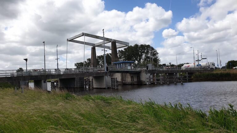 Storing brug over Nauernasche Vaart - De Orkaan
