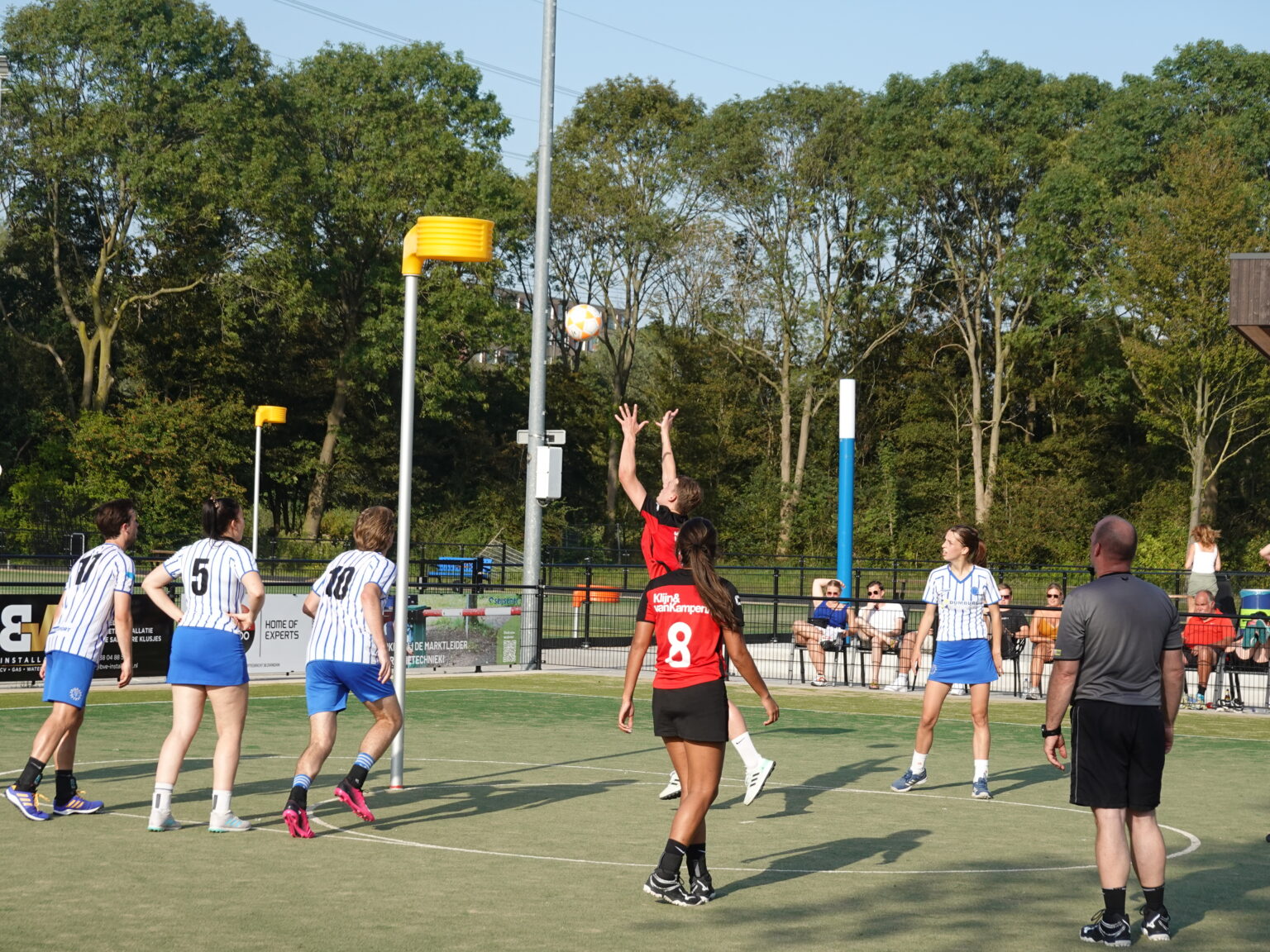 Korfbal: KVZ'23 wint eerste wedstrijd in bestaan - De Orkaan