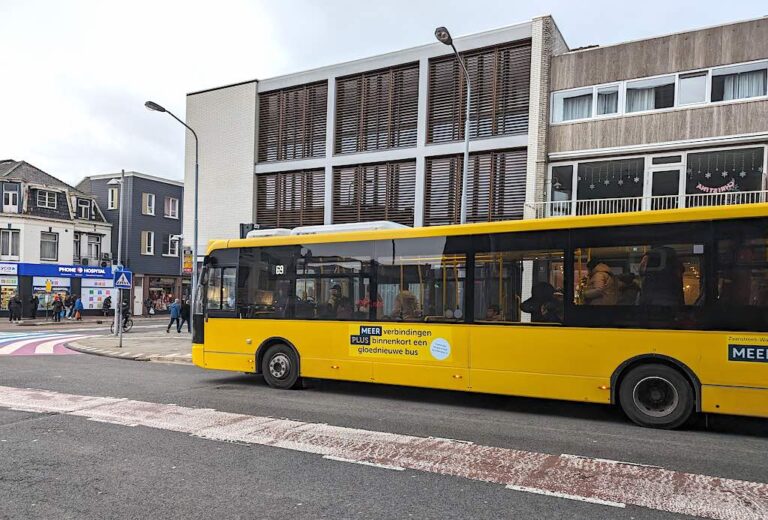 EBS rijdt in het geel als MEERPLUS - De Orkaan
