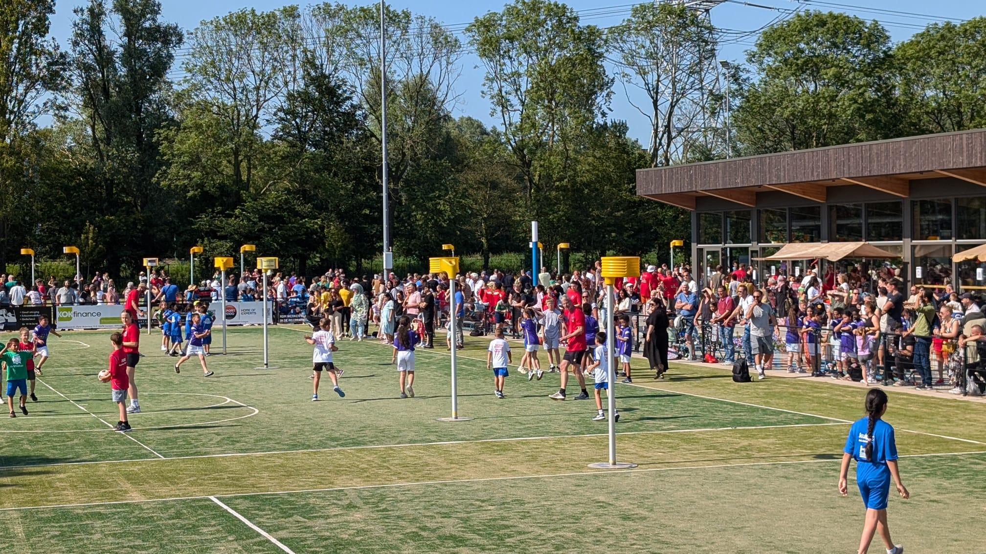 'Grootste schoolkorfbaltoernooi ter wereld' weer los in Zaandam - De Orkaan