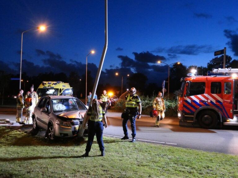 Man met spoed naar ziekenhuis na eenzijdig ongeval in Krommenie - De Orkaan