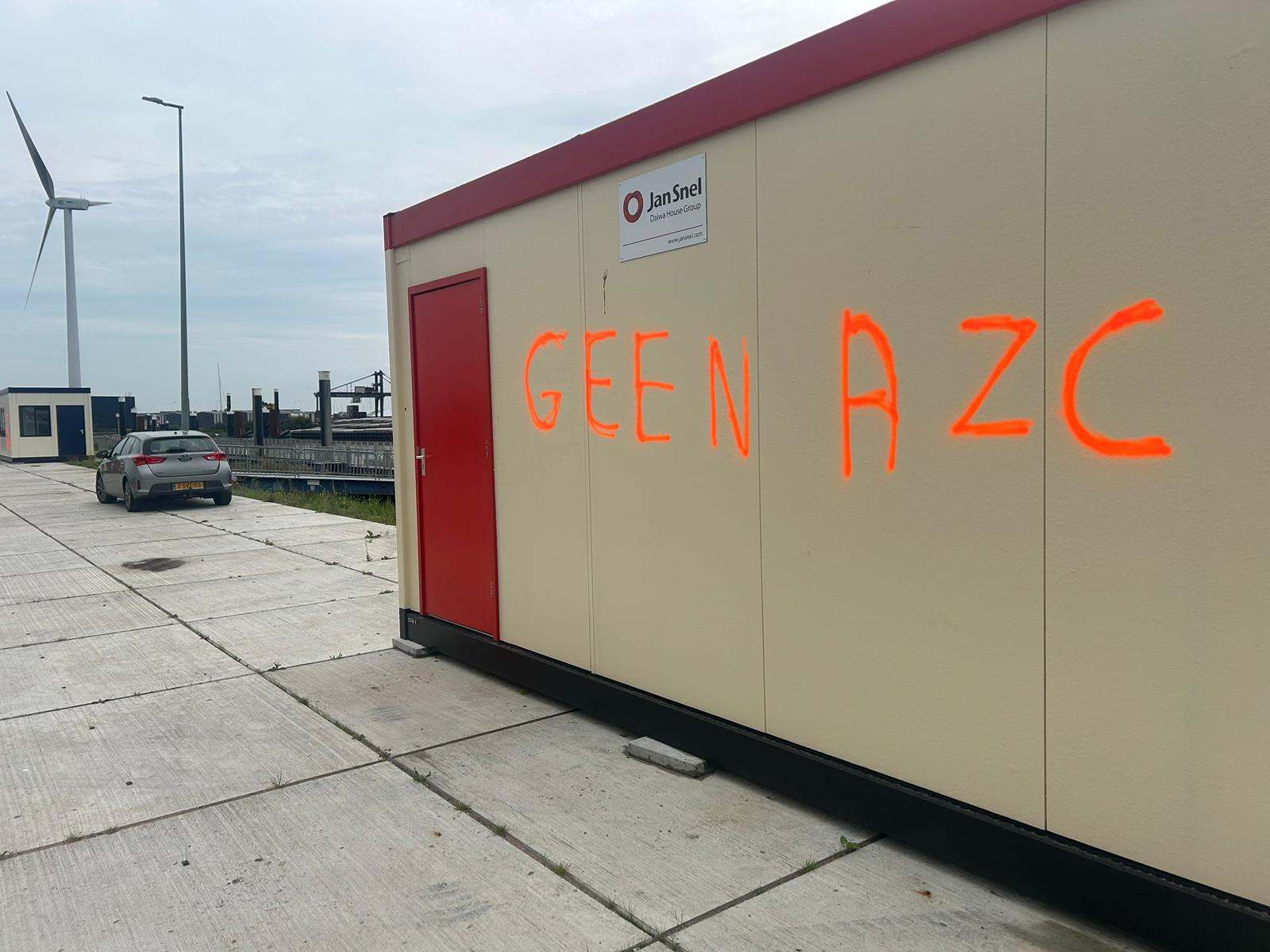 Bouwketen bij toekomstig AZC Gerrit Bolkade beklad - De Orkaan