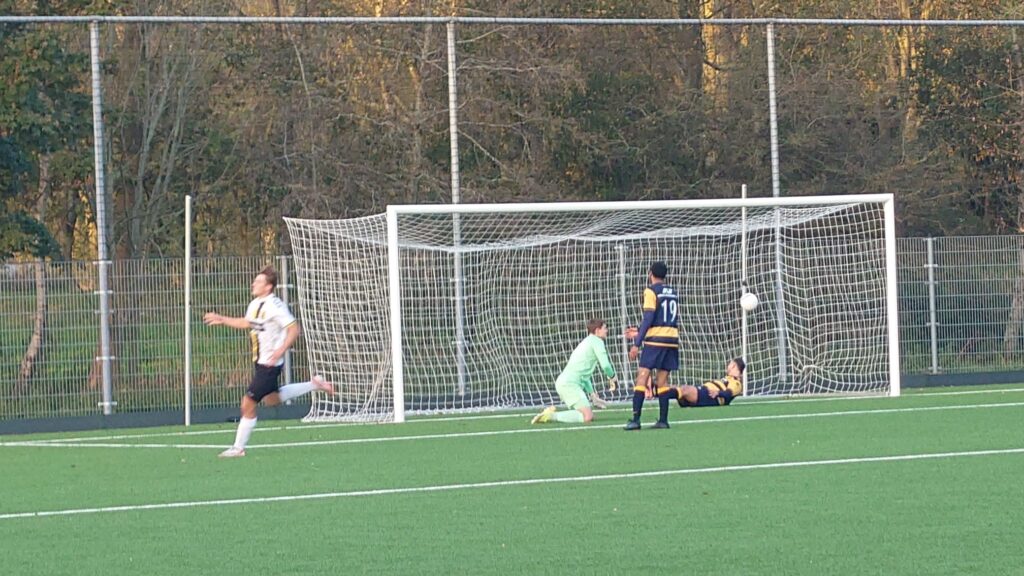 OFC koploper na winst tegen ZVC '22 ⚽️ - De Orkaan