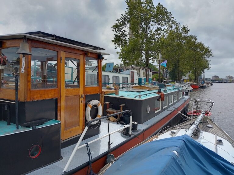 Onzekerheid voor woonschepen aan de Veerdijk - De Orkaan