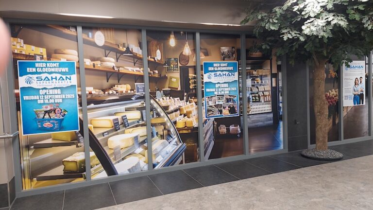 Supermarkt Sahan in winkelcentrum Westzijde - De Orkaan